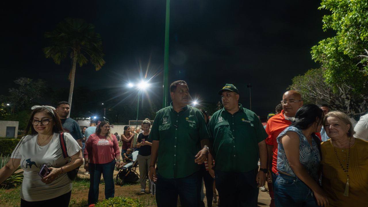 Alcaldía de Maracaibo ilumina Conjunto Residencial Palaima ...