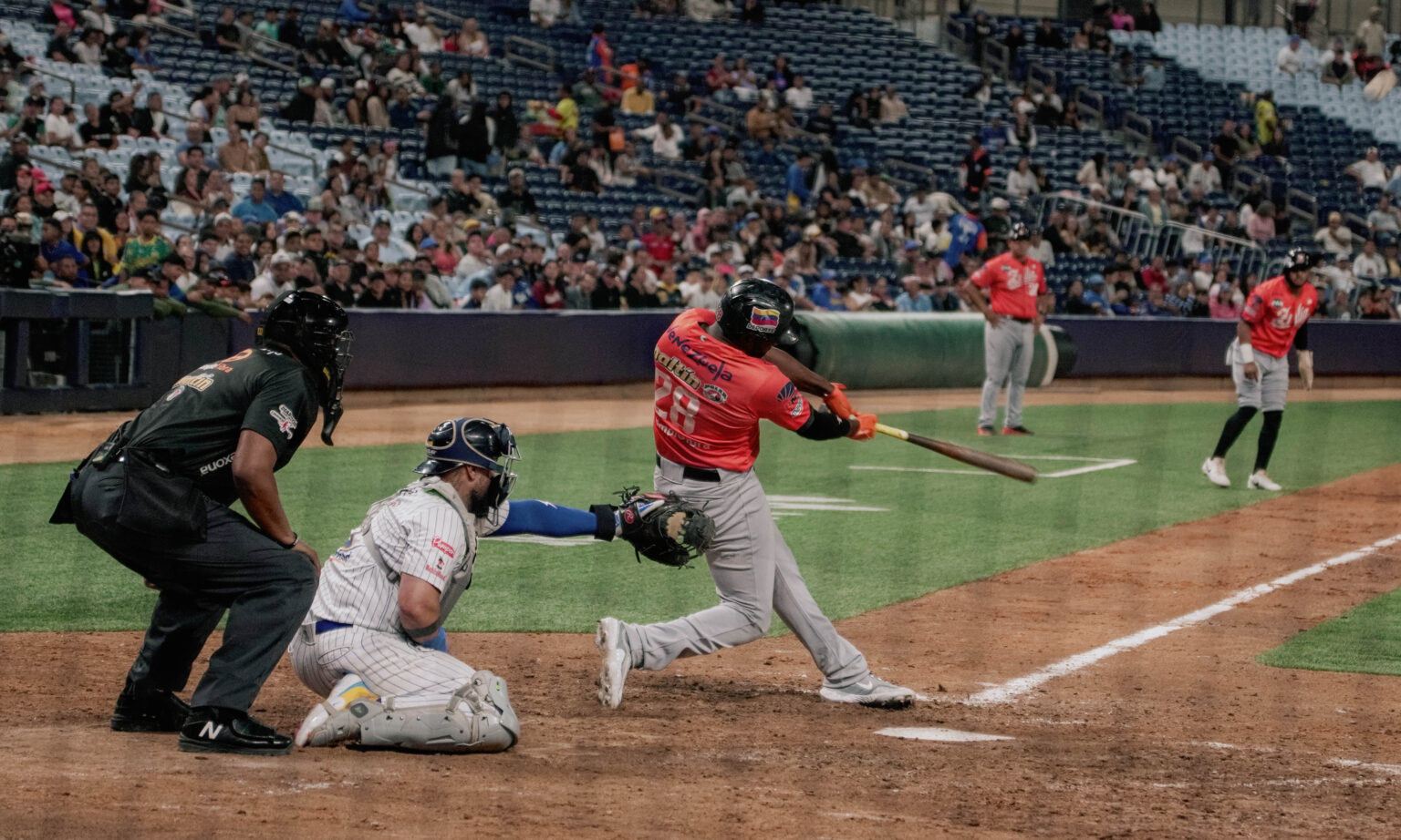 Magallanes castiga al Zulia y aprieta la tabla del Round Robin ...